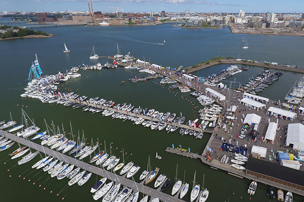 Kaha mukana Uiva Flytande -venenäyttelyssä Helsingissä